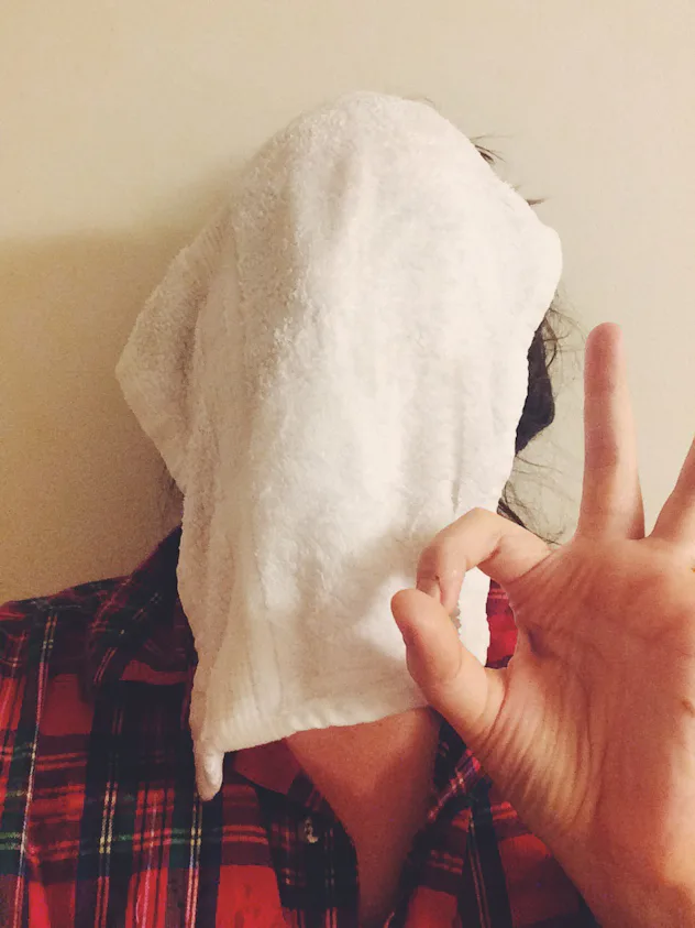 Here’s How To Remove Your Makeup In 10 Seconds (Yes, All Of It)