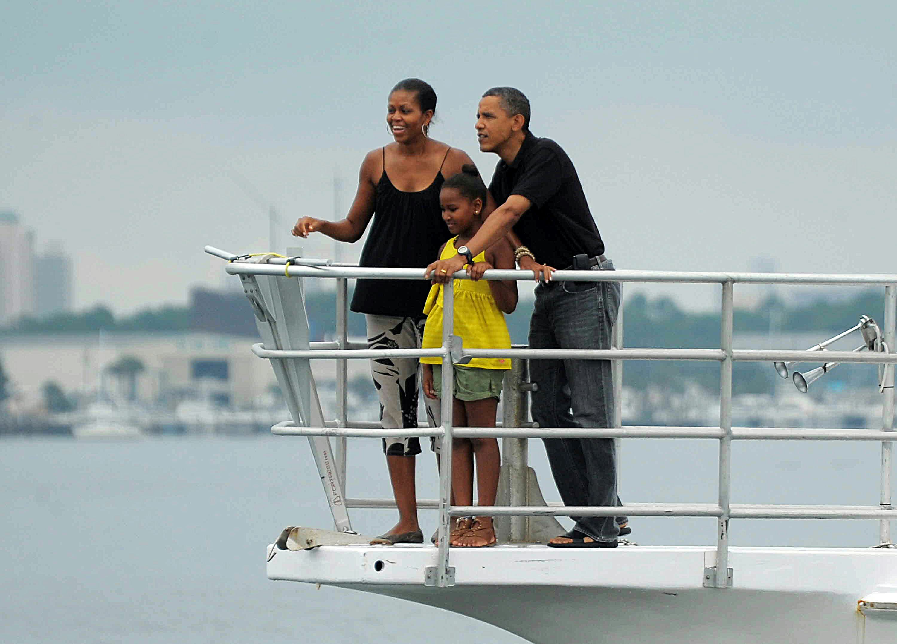 21 Photos Of Barack & Michelle Obama To Restore Your Faith In True Love