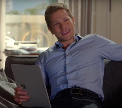 7 Clues Logan Is The Father Of Rory's Baby On The 'Gilmore Girls' Revival