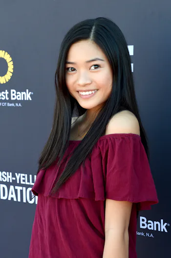 Who Plays Lola On 'Fuller House'? Ashley Liao Is Ramona's Best Bud