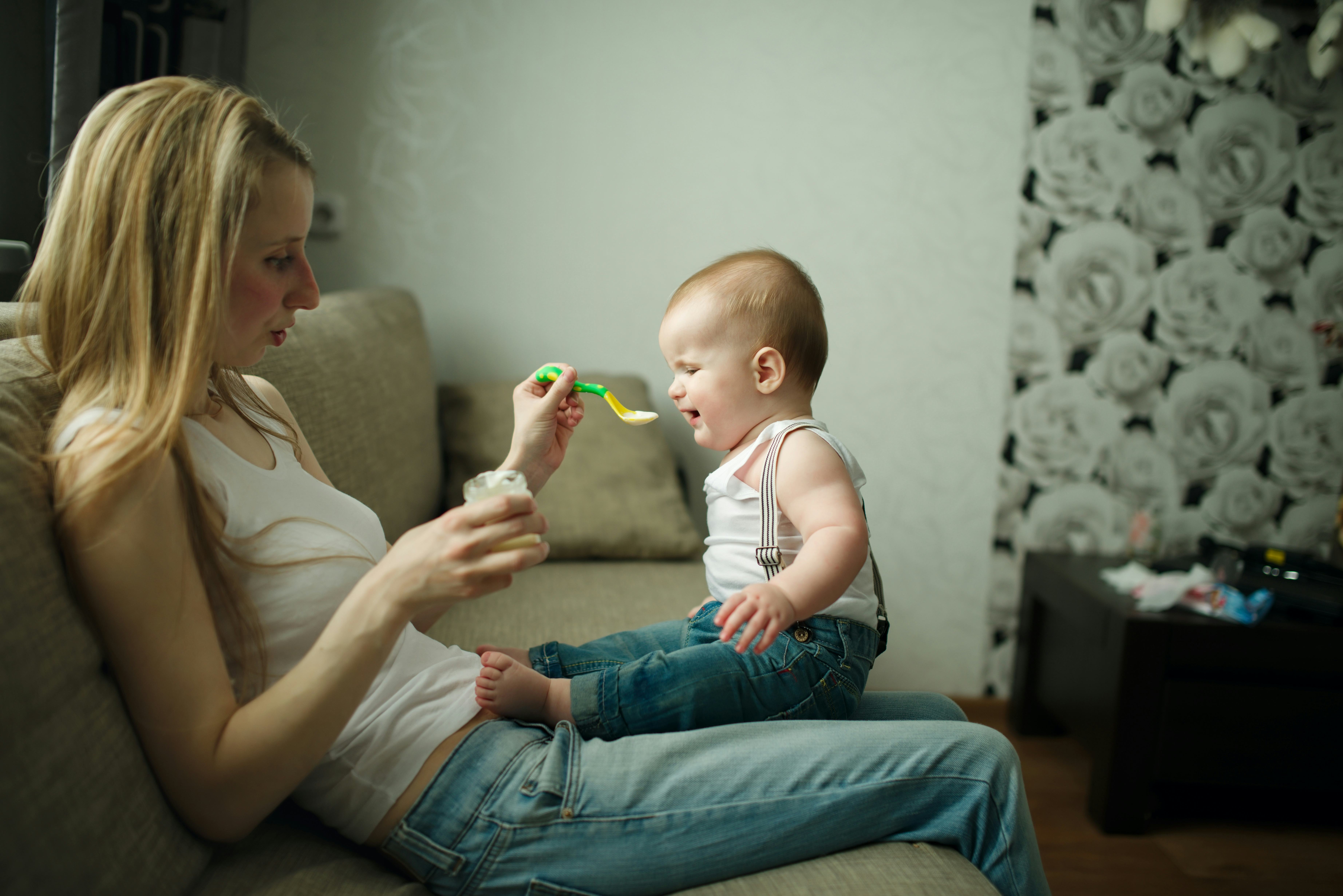 9 Signs Your Baby Is Teething, & Not Just Crying