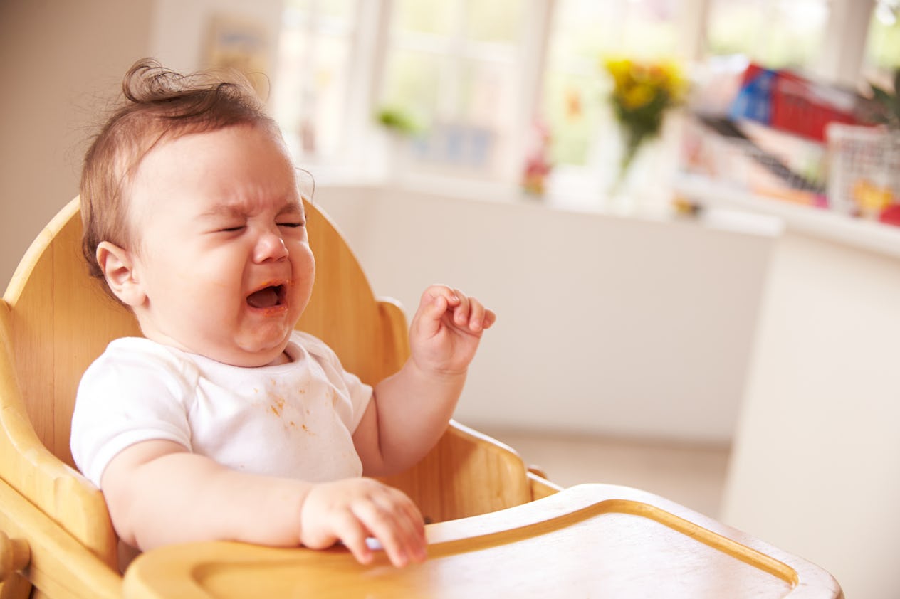 7 Ways Your Baby Is Trying To Tell You They're Hungry