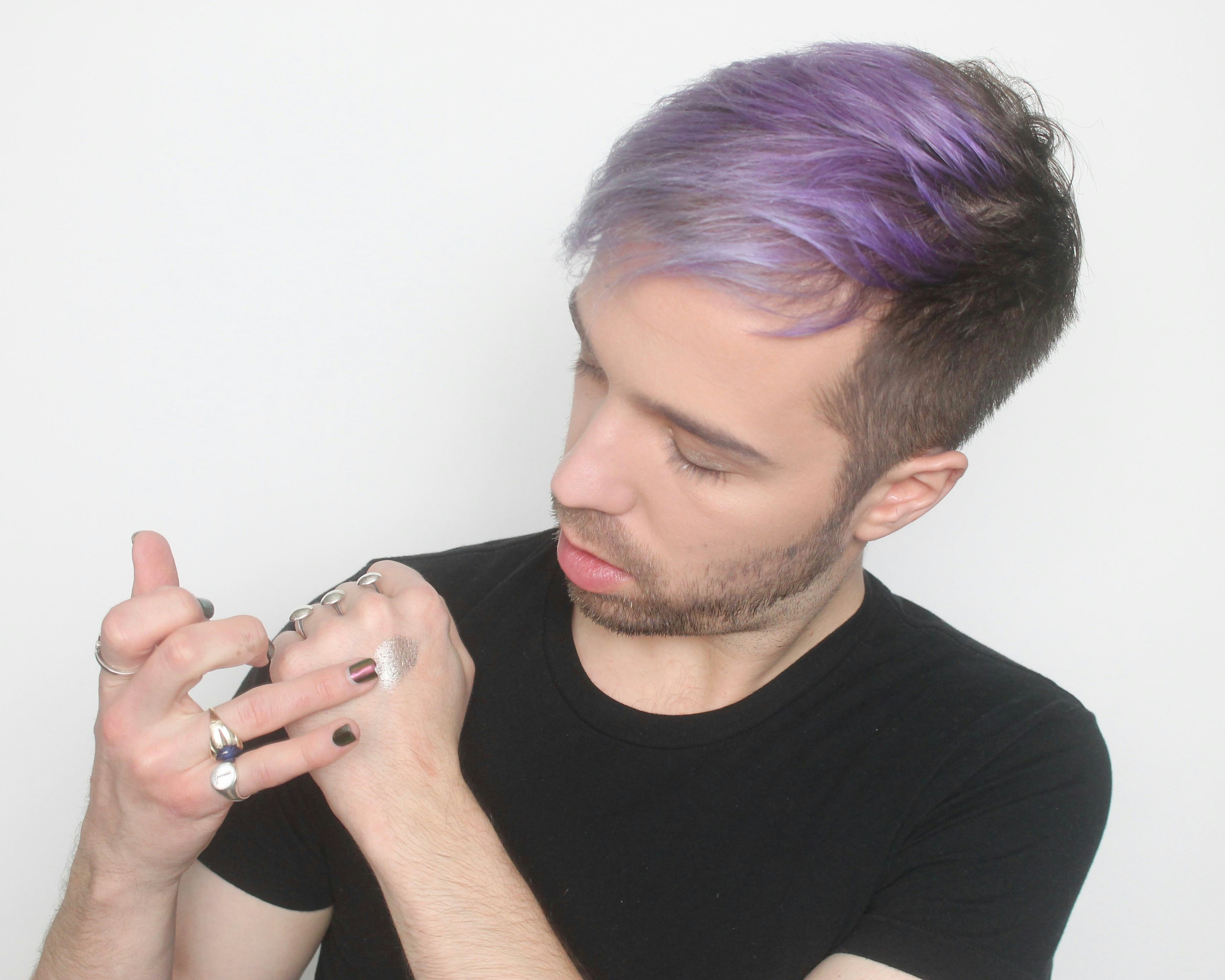 3 Eyeshadow Alternatives For People Who Hate Eyeshadow