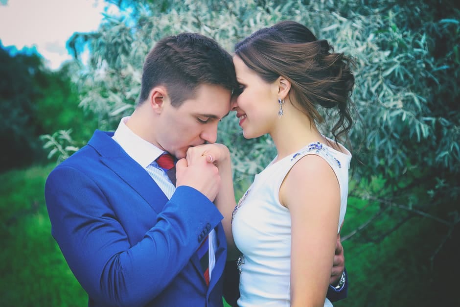 11 Compliments Couples Used To Give Each Other That We Should Bring Back