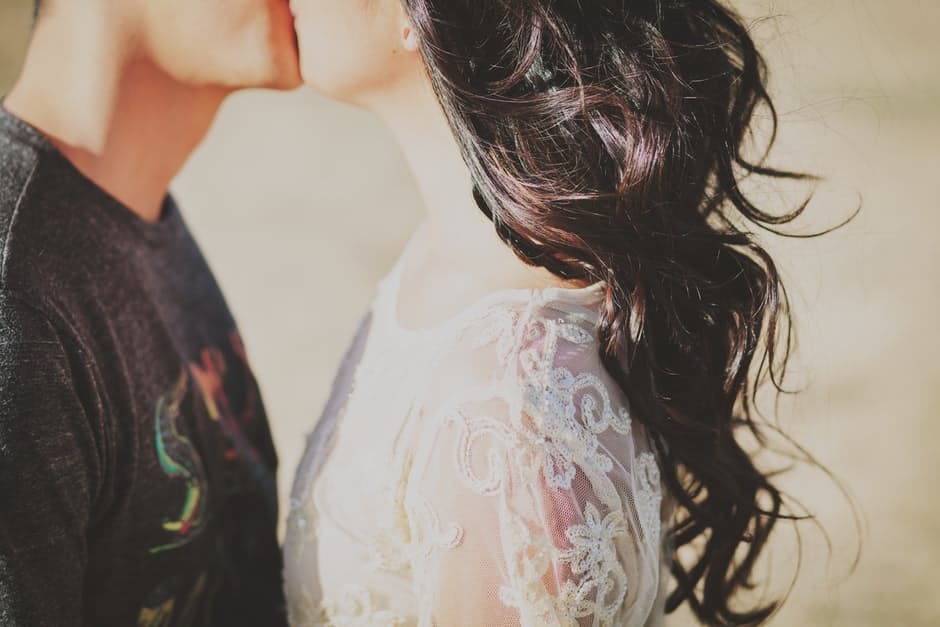 11 Compliments Couples Used To Give Each Other That We Should Bring Back