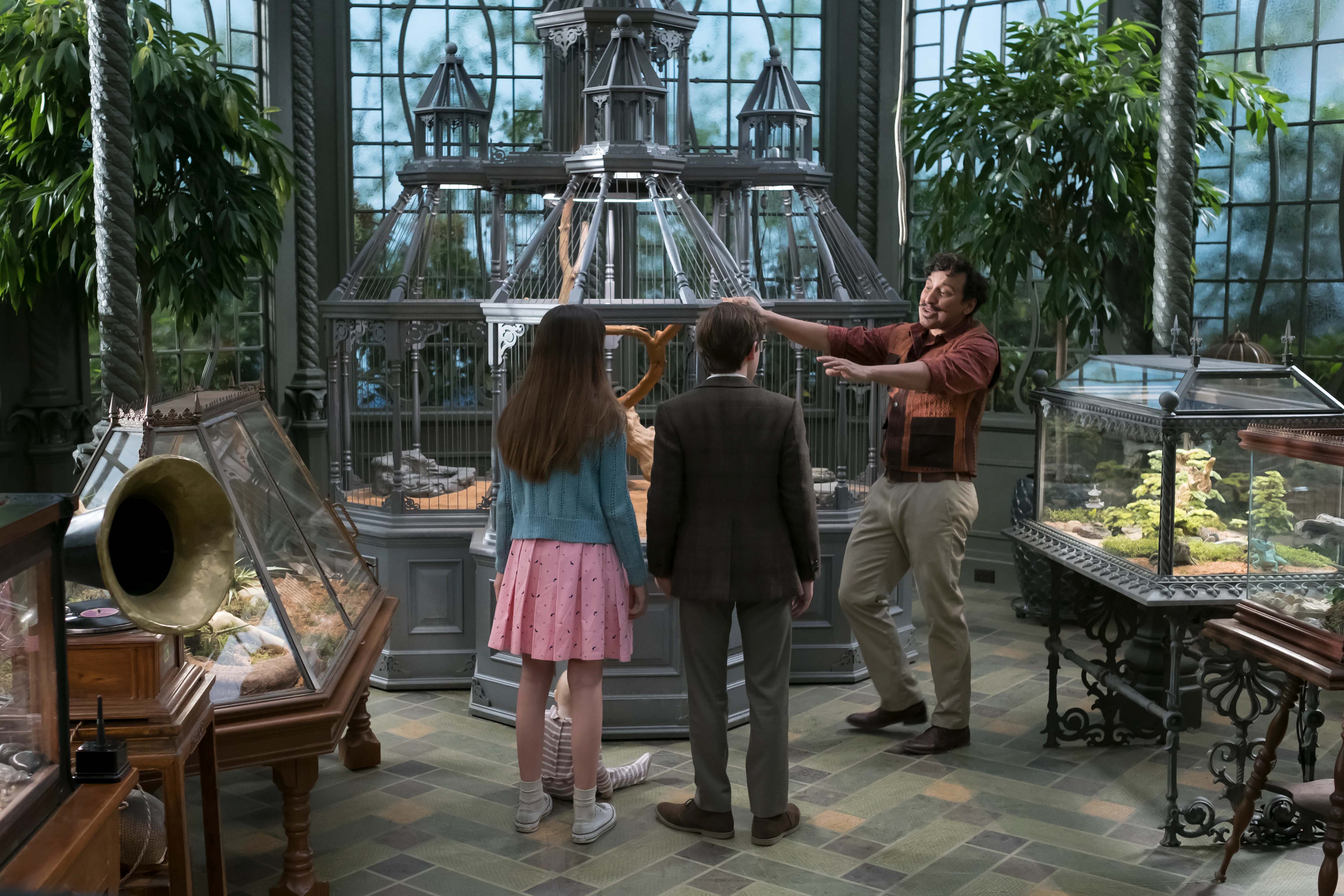 Who Plays Uncle Monty In 'A Series Of Unfortunate Events'? 'The Daily ...