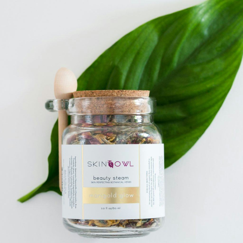 How To Treat Dry Skin When You're Breaking Out, According To The Experts