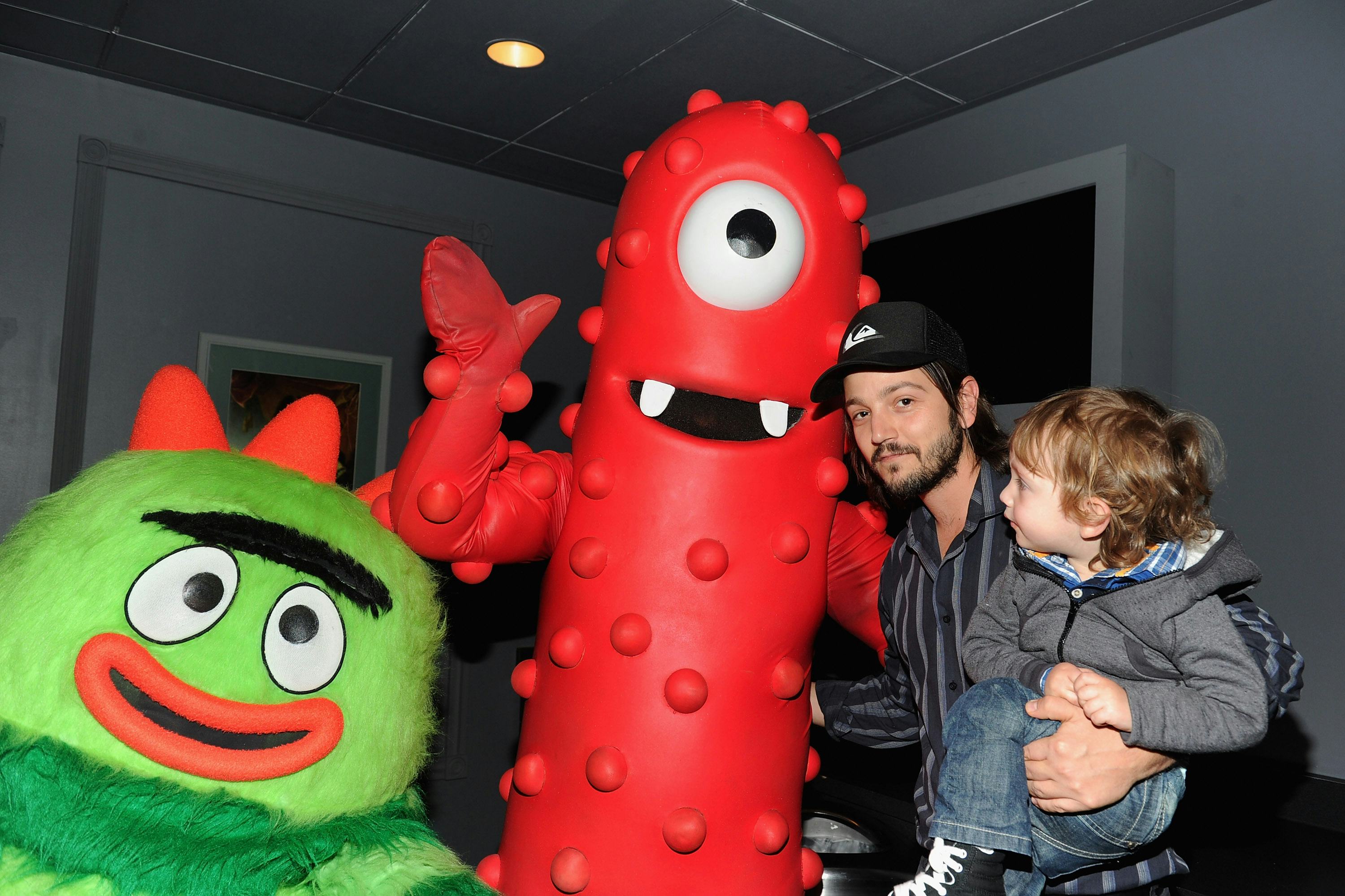 Diego Luna's Family Is The Cutest Little Hollywood Fam Ever