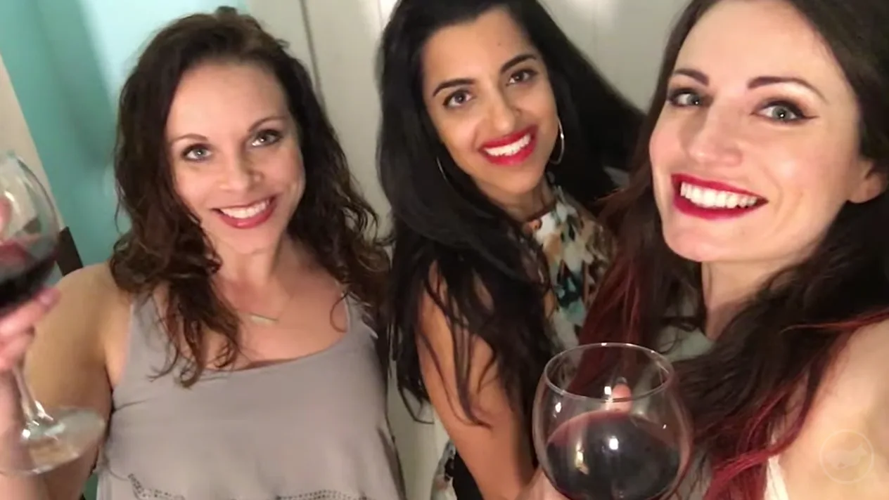 6 Stages Of A Girl's Night Out, Because We All Get The End-Of The-Night ...