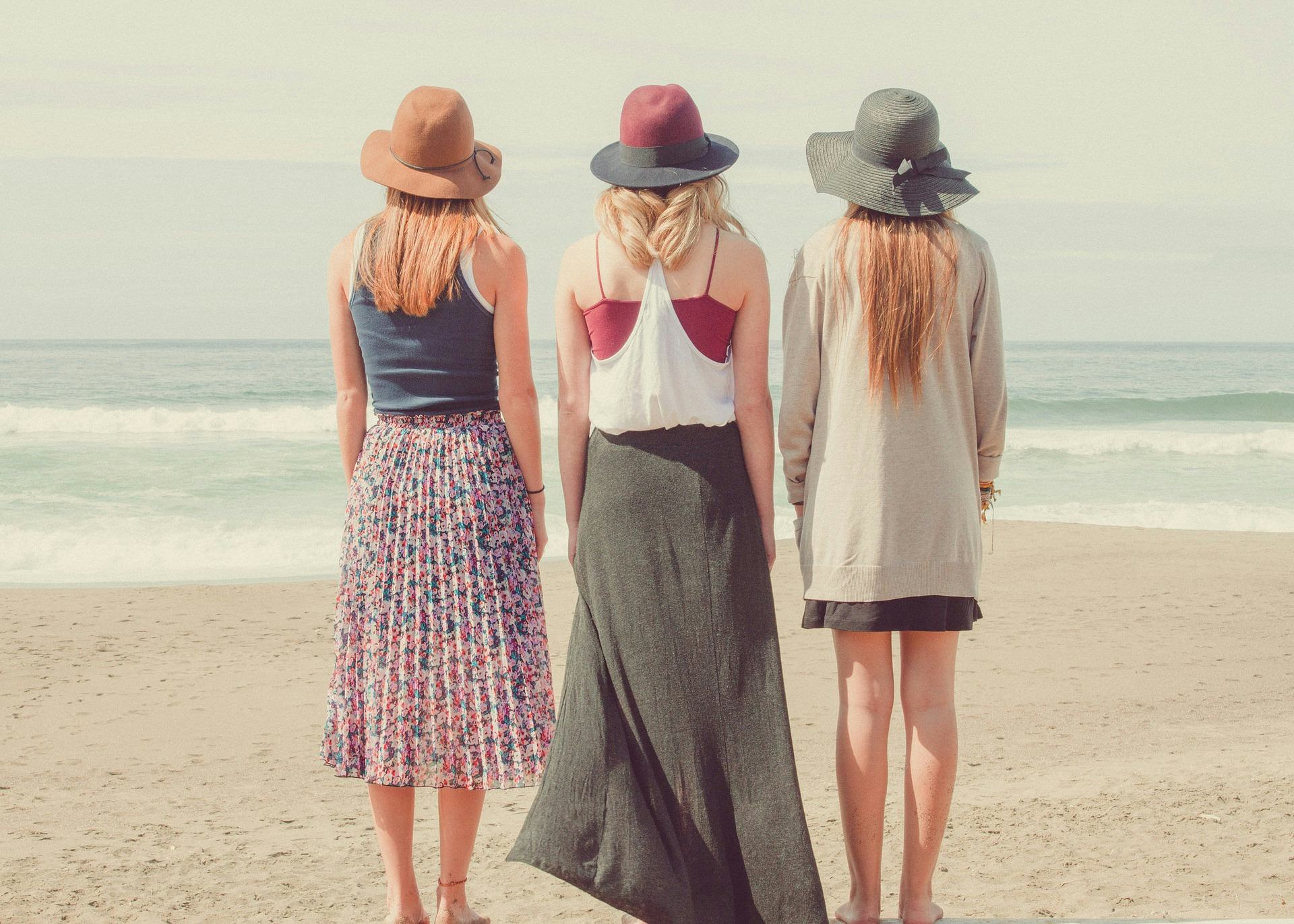 11 Signs Your Friend Is Actually Your "Frenemy" & You Should Tread ...