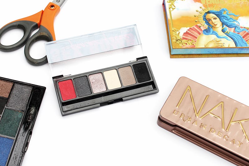 I Created A Built-In Brush Cleaner For My Eyeshadow Palette & It's ...