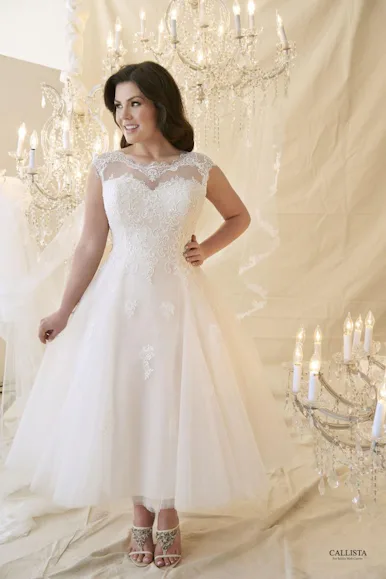 11 Romantic Wedding Dresses To Make All Your Bridal Dreams Come True