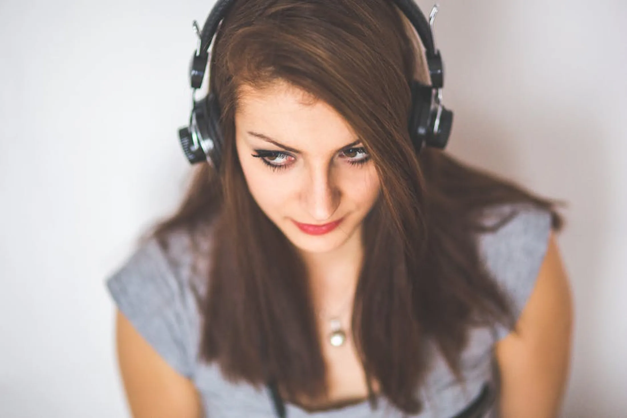 13 Soothing Hobbies To Do At Night For Better Sleep