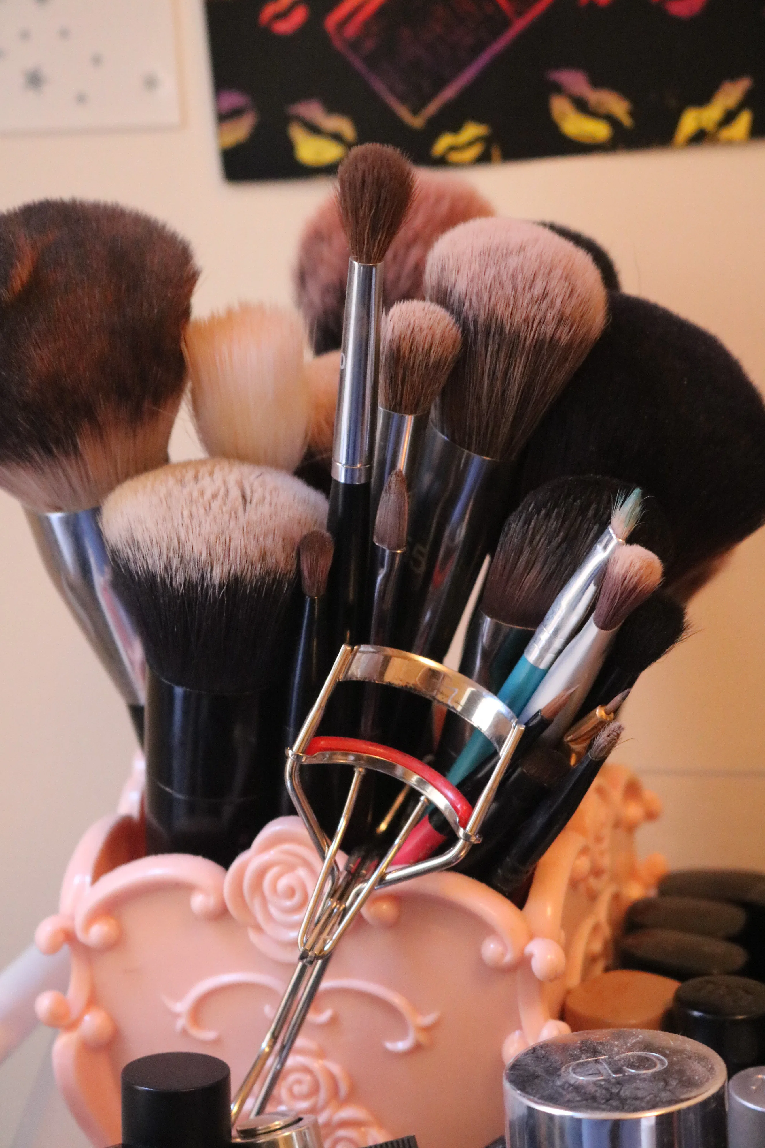 15 Tips For Organizing Your Makeup, Because You'll Never Get Back Those ...