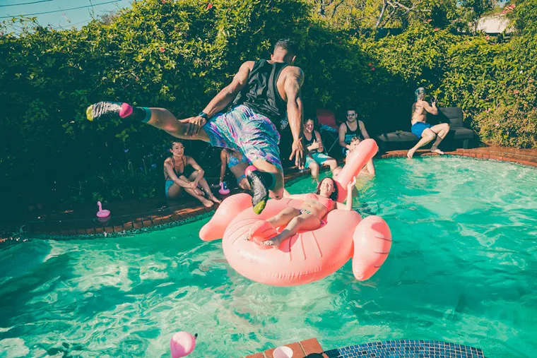 13 Old Fashioned Party Games We Should Bring Back 13-old-fashioned-party-games-we-should-bring-back