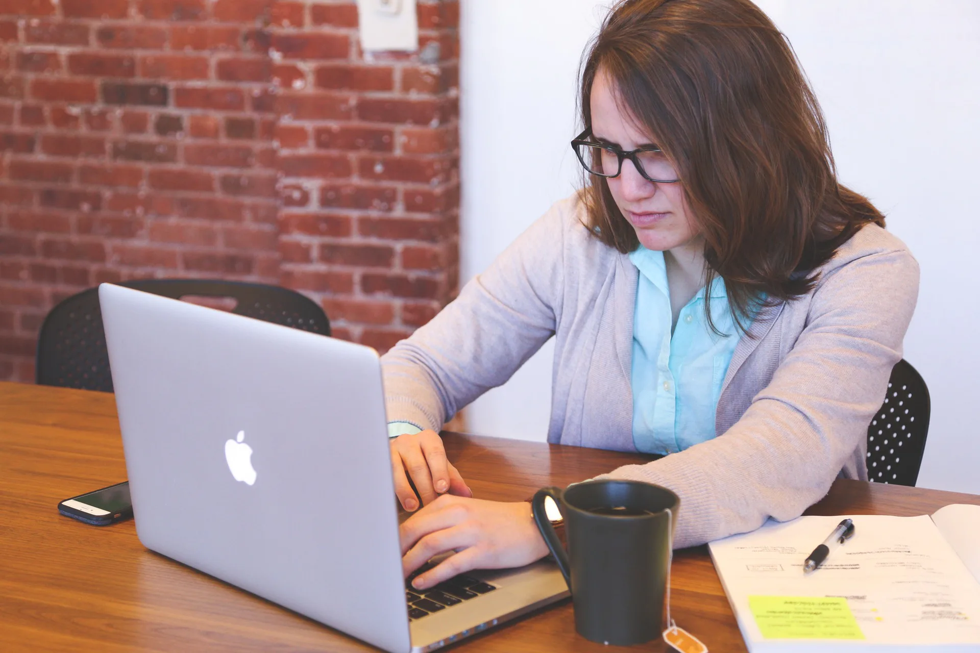 8 Signs Someone Might Be Having A Nervous Breakdown & Needs Help