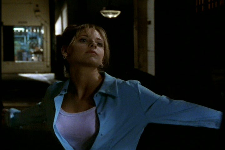 26 Most Dated Moments From 'Buffy The Vampire Slayer's Pilot Episode