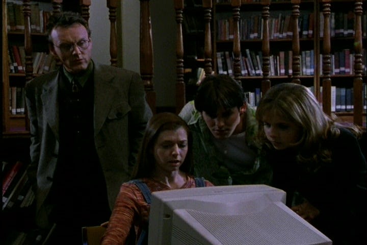 26 Most Dated Moments From 'Buffy The Vampire Slayer's Pilot Episode