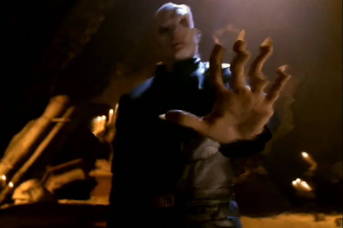 26 Most Dated Moments From 'Buffy The Vampire Slayer's Pilot Episode