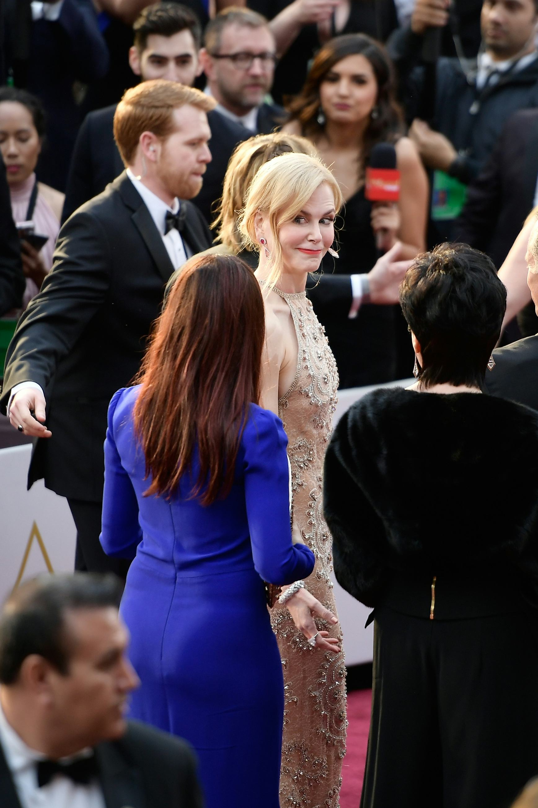 Nicole Kidman Explains Her Awkward Oscars Clap & Her Reasoning Is ...