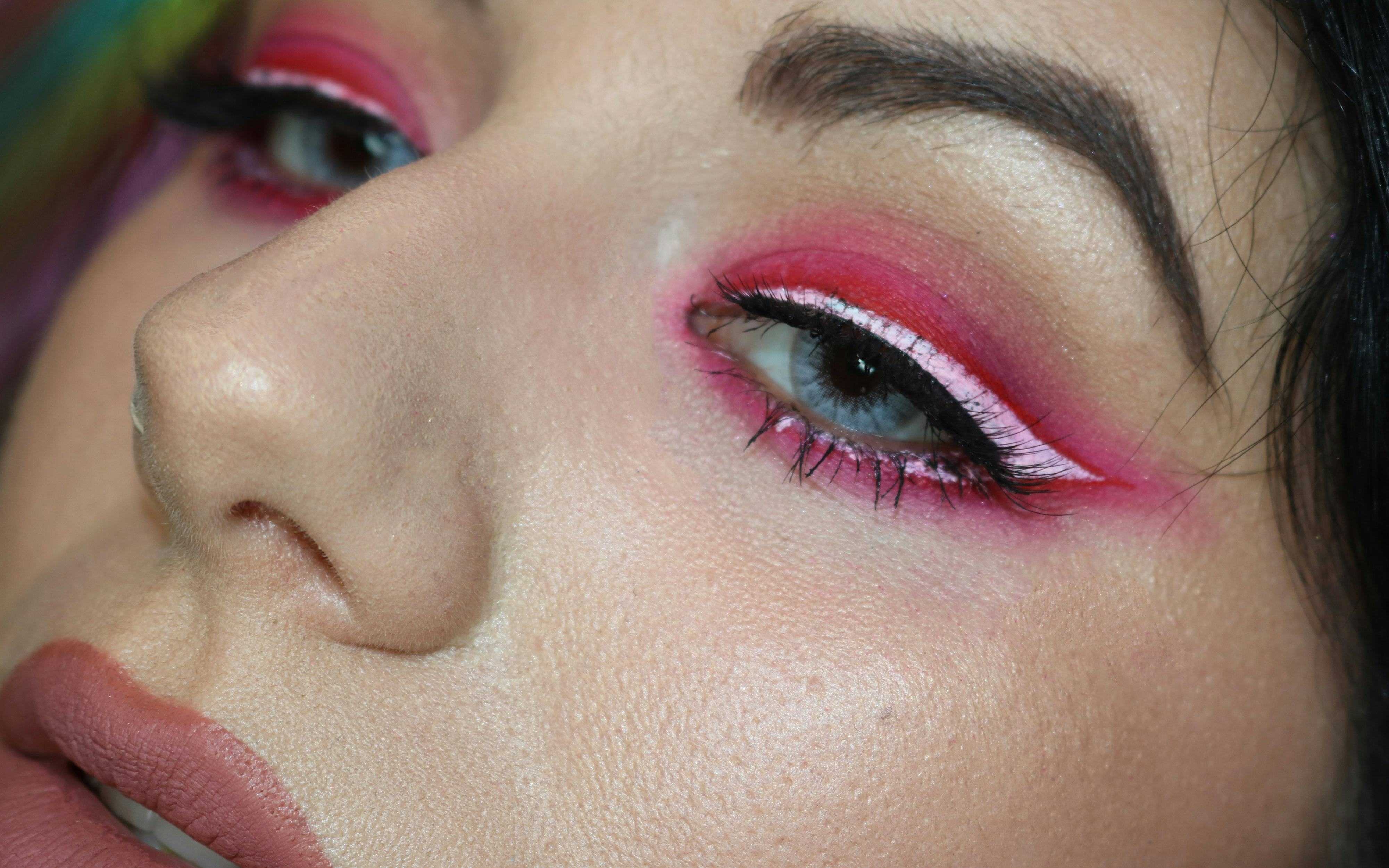 I Tried Neon Eyeliner & Here's How To Glow Like An Electric Queen