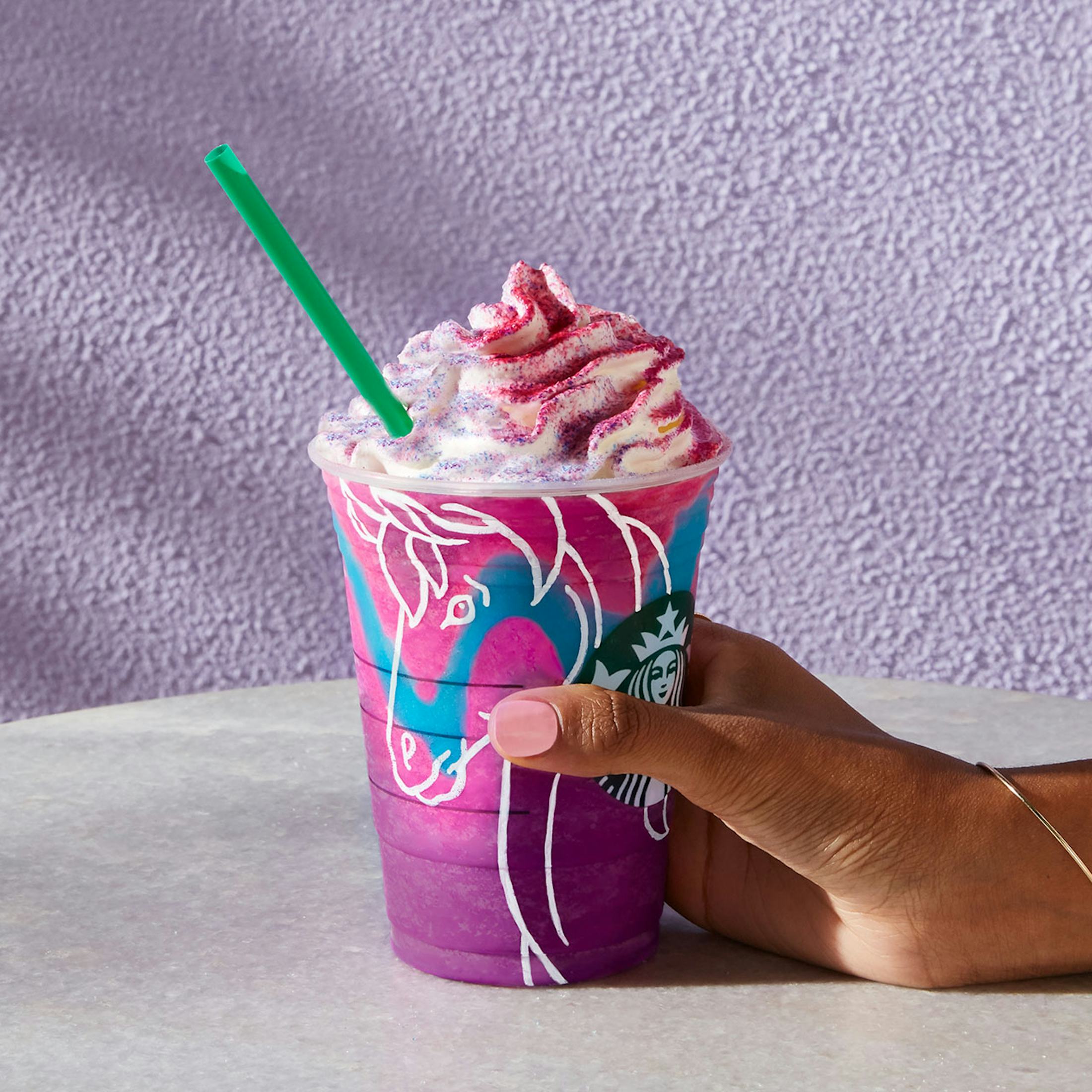 How Does The Starbucks Unicorn Frappuccino Change Colors? Here's The ...