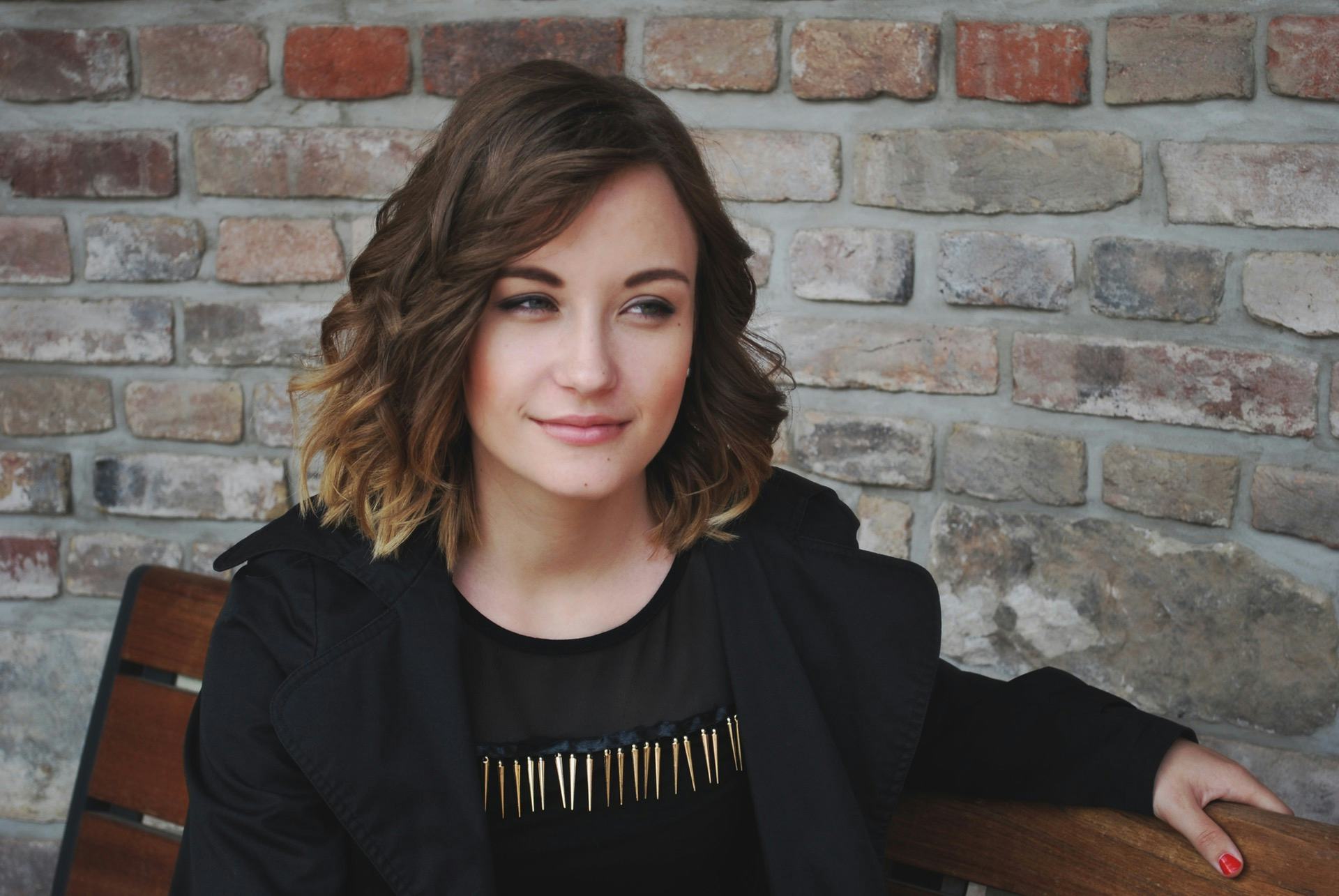 6 Surprising Mental & Physical Benefits Of Staying Up Late