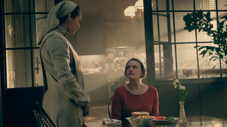 Does Offred Get Pregnant On 'The Handmaid's Tale'? Fertility Gives Her ...
