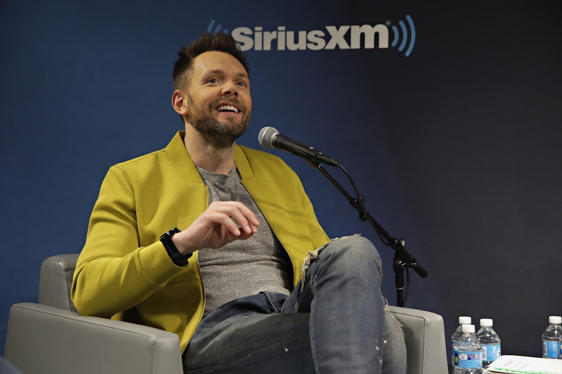 The 'Dimension 404' Cast Members Are As Funny As They Are Familiar