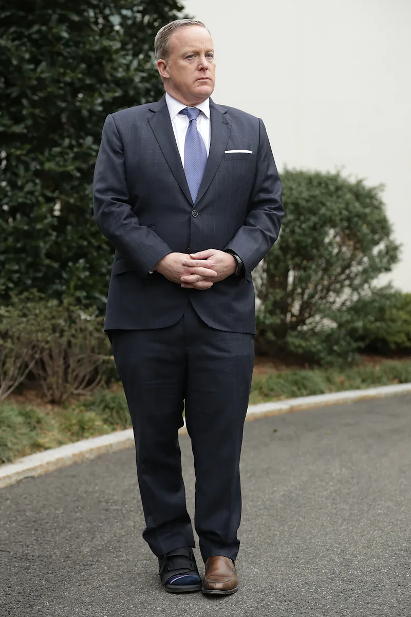 39 Sean Spicer In Bushes Memes & Tweets He Can’t Shrub Off