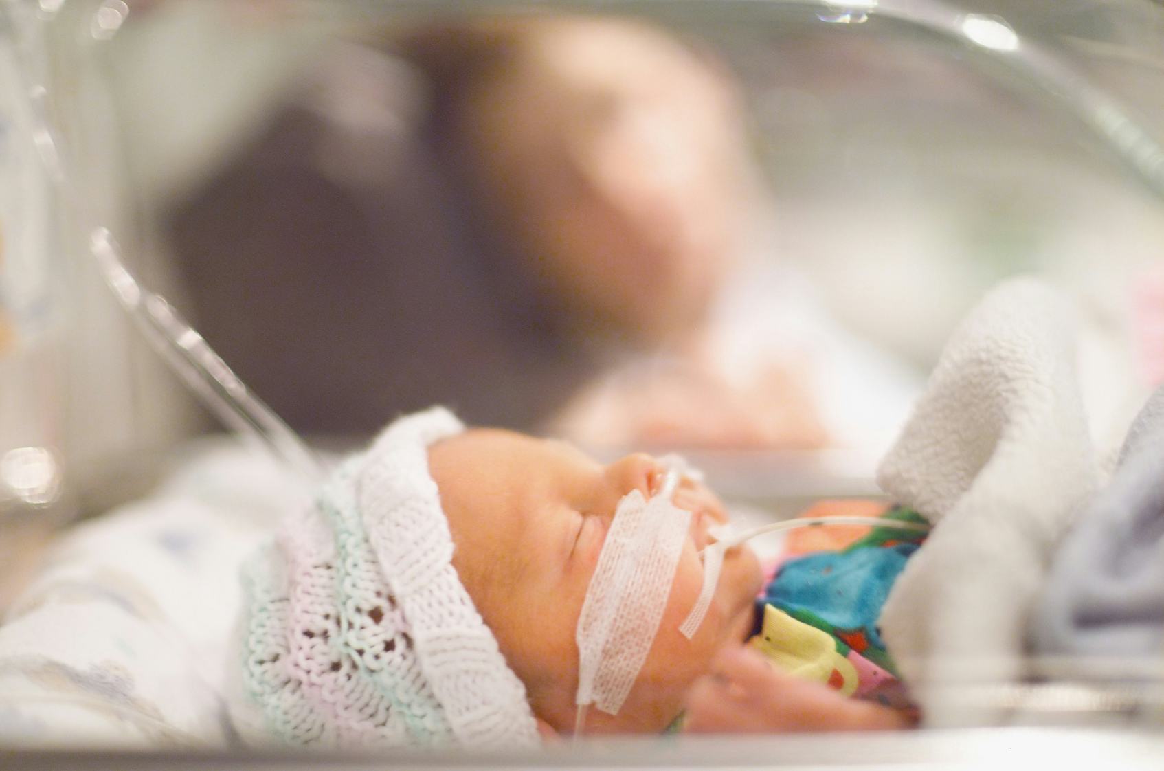 9 Things Every New Mom Feels When She Has To Leave Her Baby In The NICU