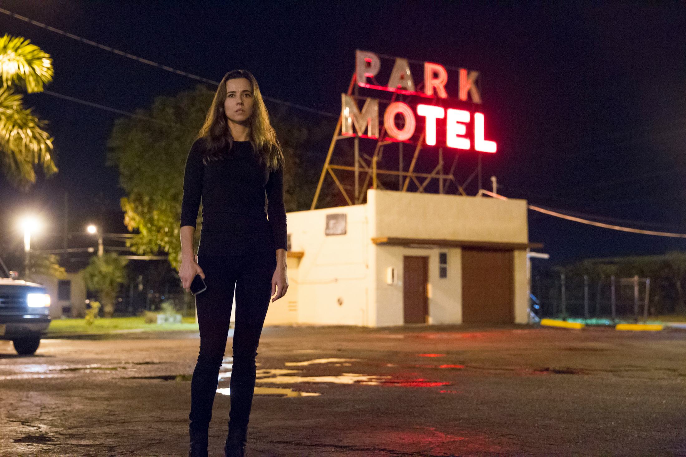 Recap 'Bloodline' Season 2 To Catch Up On The Rayburn Family Drama