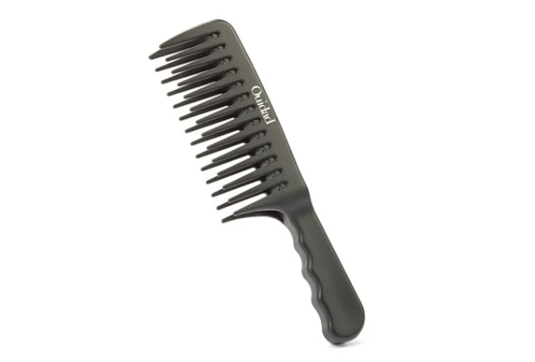 15 Tools That Everyone With Natural Hair Should Have In Their Collection