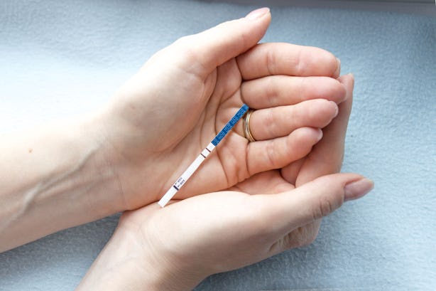 How To Read An Ovulation Test So You Know What Your Body's Up To