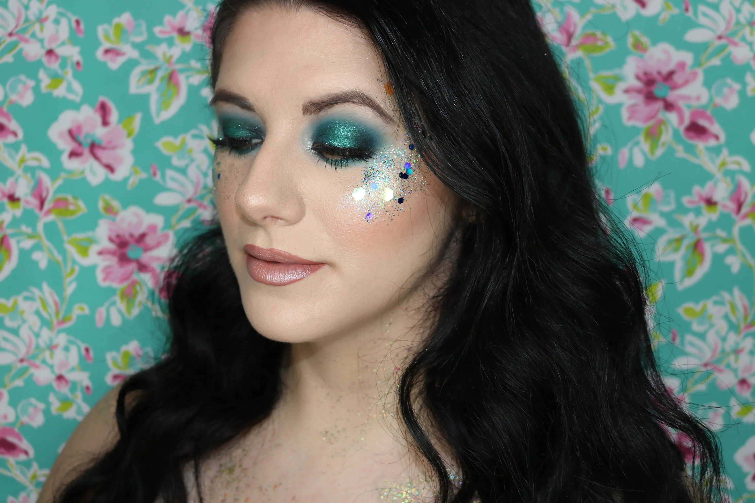 7 Ways To Wear Glitter On Literally Every Part Of Your Face