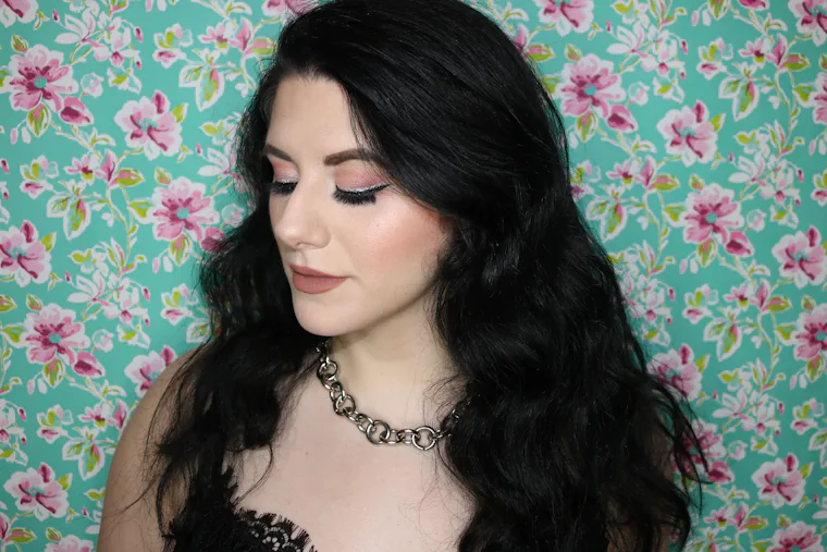 7 Ways To Wear Glitter On Literally Every Part Of Your Face