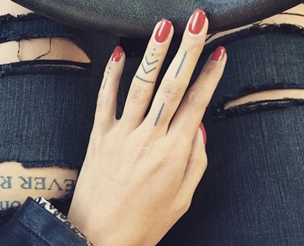 30 Awesome Finger Tattoos That Will Subtly Add Creativity To Your Life