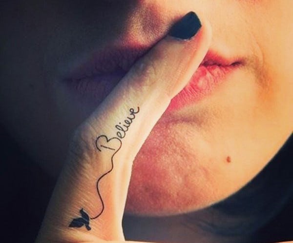 30 Awesome Finger Tattoos That Will Subtly Add Creativity To Your Life