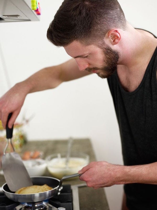 20 Hot Guys Cooking Who You Wish Were Making Your Dinner Tonight (Photos)