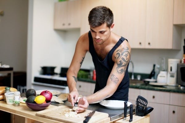 20 Hot Guys Cooking Who You Wish Were Making Your Dinner Tonight (Photos)