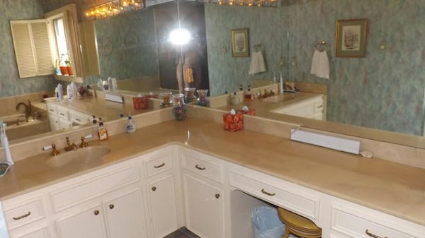 13 Unlucky People Who Totally Forgot Reflections Exist (Photos)