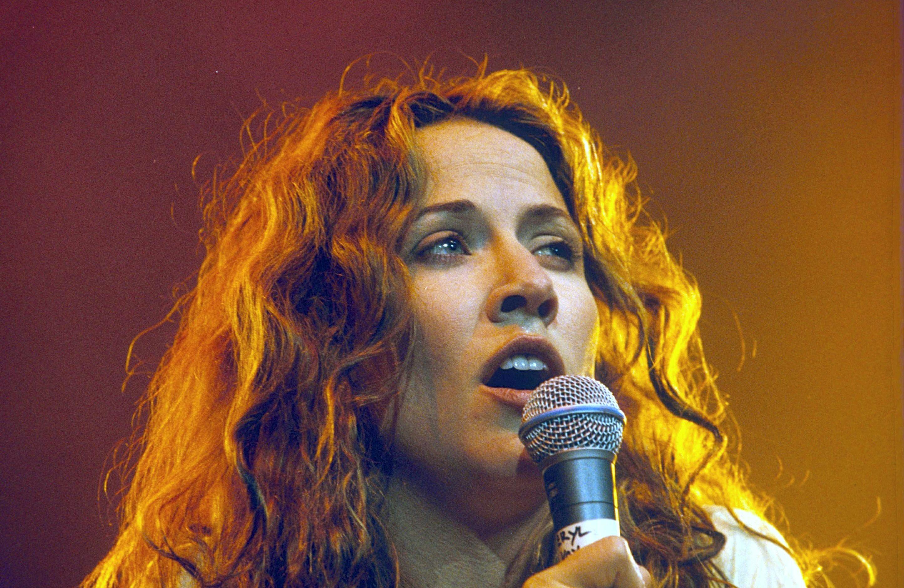 What Your Favorite '90s Female Singer Says About The Way You Date