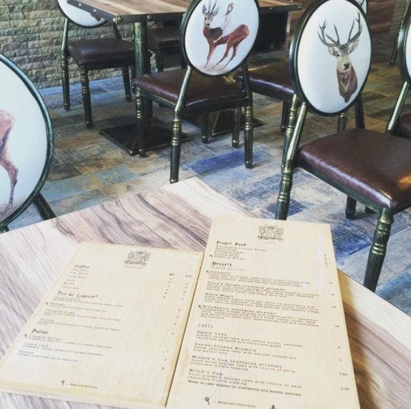 Platform 1094 In Singapore Serves "Harry Potter" Drinks