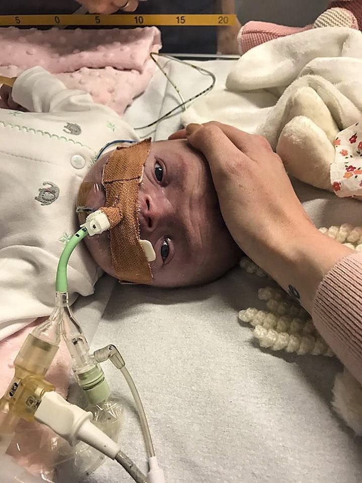 Newborn Dies In Hospital, But Parents Keep Her For 16 Days