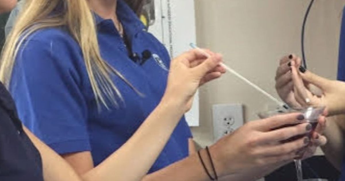 Girls Design Straw To Detect Date Rape Drugs In Drink Girls Design Straw To Detect Date Rape Drugs In Drink