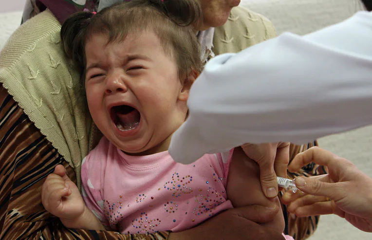 Your Baby's Standard, High-Risk And Catch-Up Vaccination Schedules