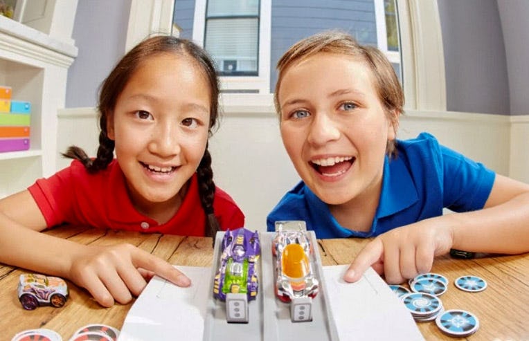 MindRacers Turns Playing With Hot Wheels Cars Into a Video Game