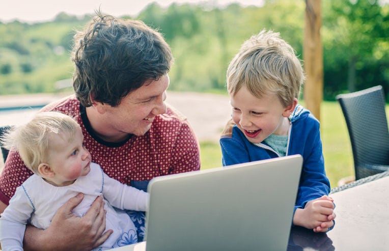 How and When to Introduce Children to Computers