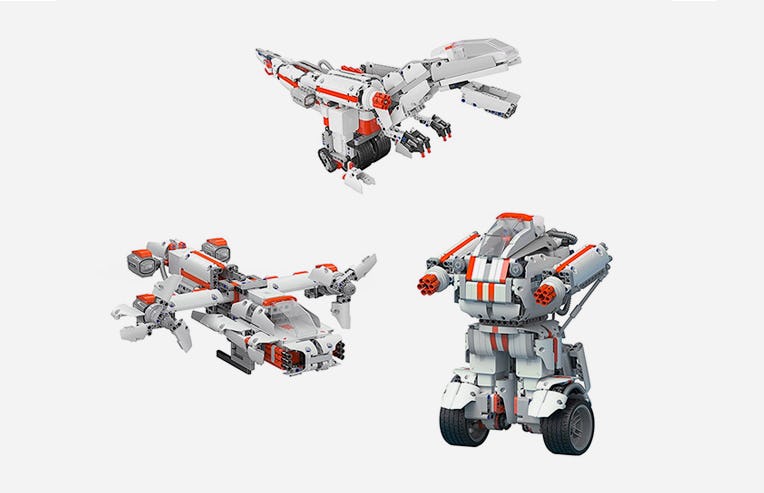 The Mi Robot Builder Is a 978-Piece Brick Building Kit With Brains