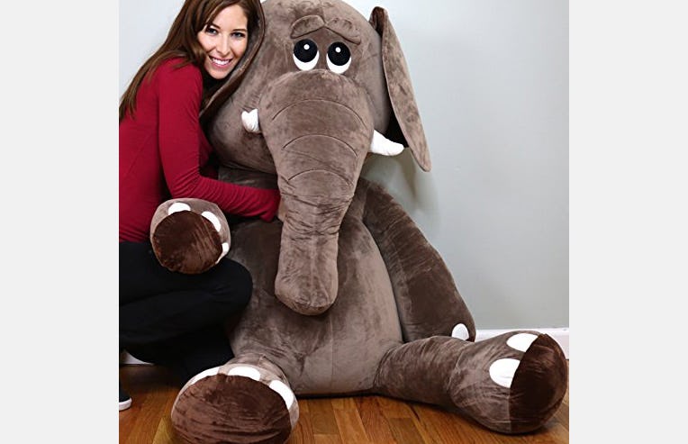 The Best Giant Stuffed Animals For Kids, According to Toy Store Owners
